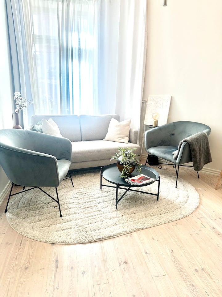 Valoisa Kaksio Ullanlinnassa - Helsinki