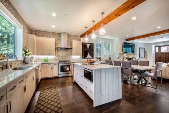 Timberview Lodge - Luxury Mountain Escape - Crestline, CA