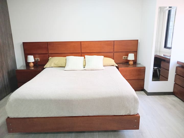 Confortable, Elegante Y Excelente Ubicación - La Paz