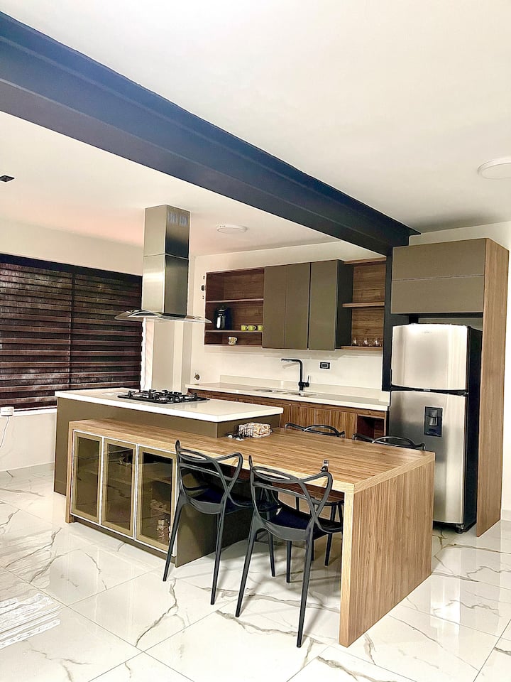 Lujoso Apto En Laureles Cerca Al Estadio - Medellín