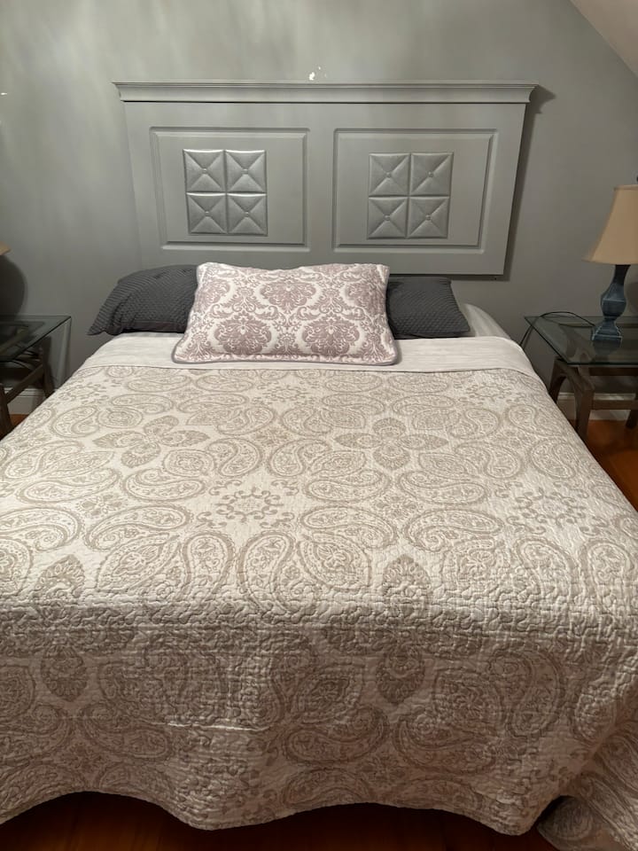 Room 2 In Mansfield, Ma - Mansfield, MA