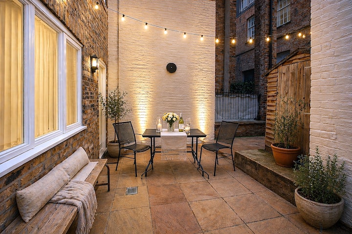 Be In The Center - Patio Charm Flat - Greenwich