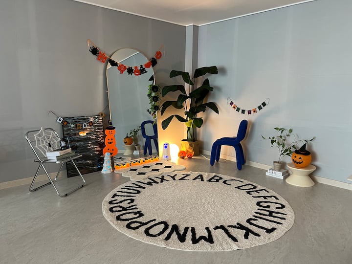 @할로윈[빅파인트리하우스]#감성숙소#힐링#신축#독채#스튜디오#미드센츄리모던#노래방#유아의자 - Gangneung-si