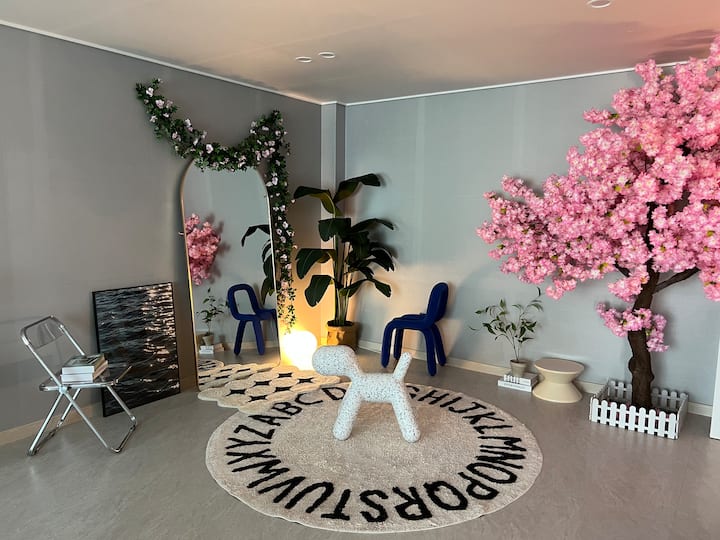 @봄날[빅파인트리하우스]#감성숙소#힐링#신축#독채#스튜디오#미드센츄리모던#노래방 - Gangneung-si