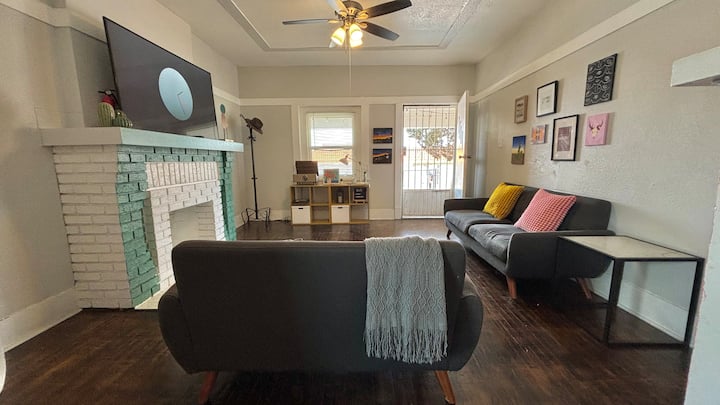 Central Stylish 2bdr•pet Friendly•refreshing A/c - El Paso, TX