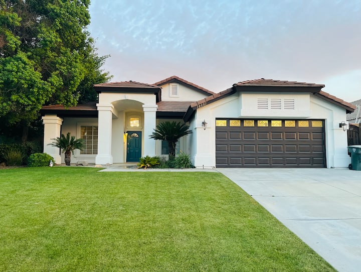 House With Great Location! - Bakersfield, CA