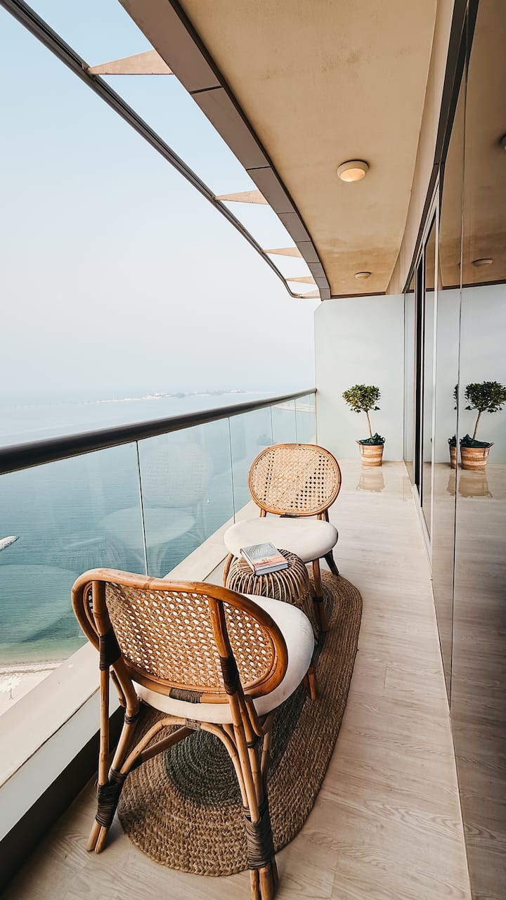 Peaceful Space| Seaview | Beach, Gym & Pool Access - Qatar