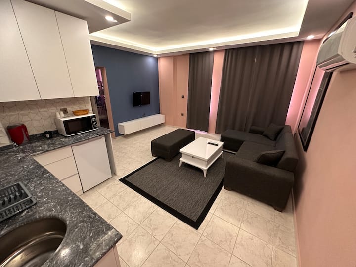 Saga Apartments No. 06 - Side