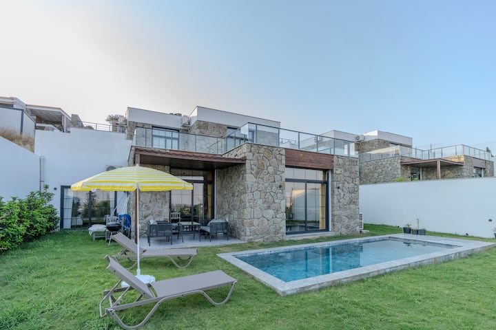 Ortakent’te Havuzlu Müstakil Villa - Gündoğan