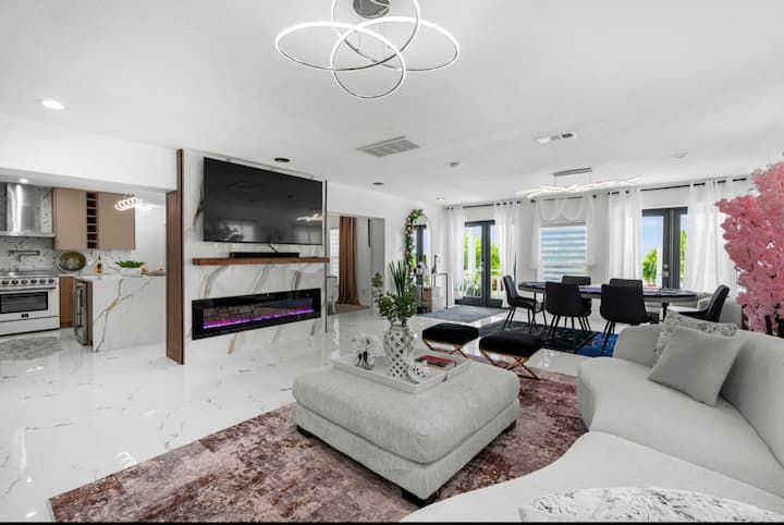 Luxury Waterfront Property - Jensen Beach, FL