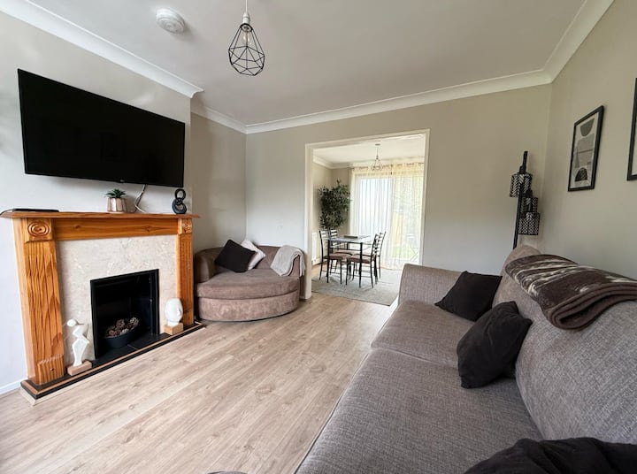 Work Trips, Wifi, Parking, Central Location - Crawley