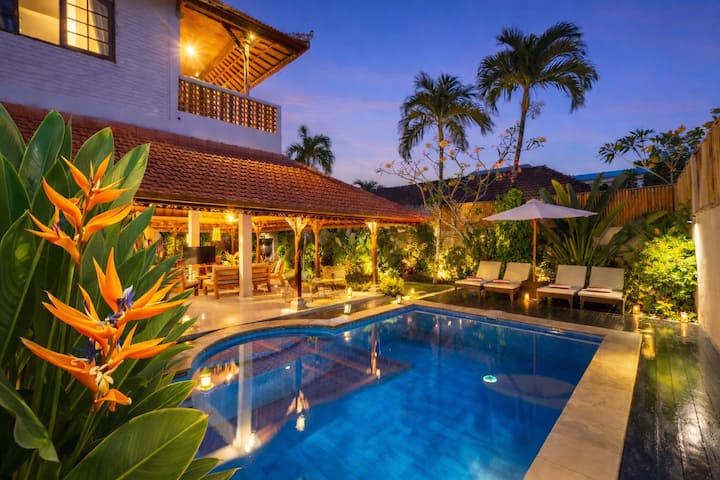 Inyoni Toucan Villa · 3br · Central Seminyak - Seminyak