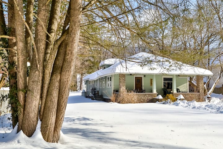Acorn Bungalow • 2 Mins To Main • Ski Belleayre - Phoenicia, NY