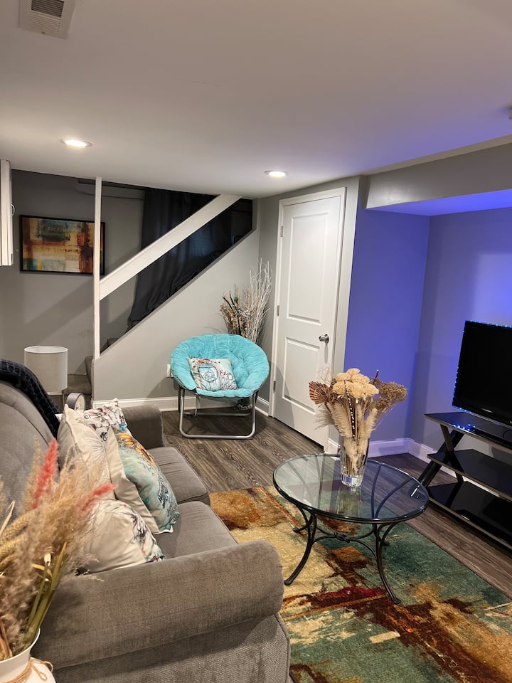 A Cozy/modern Private Suite. - Towson, MD