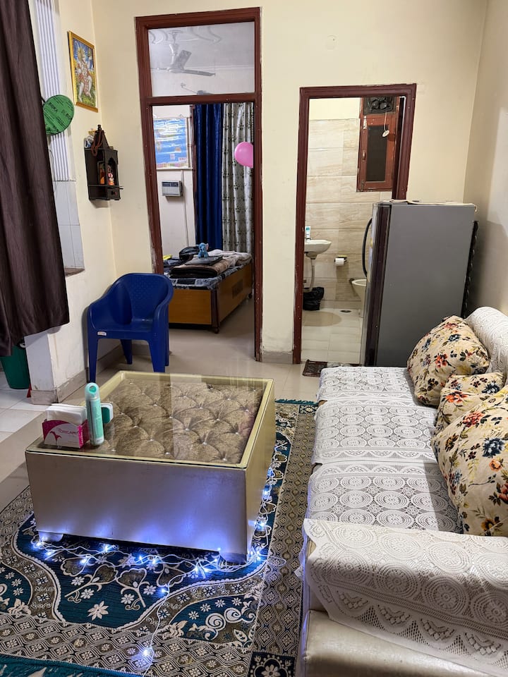 Warm & Peaceful Stay - Delhi