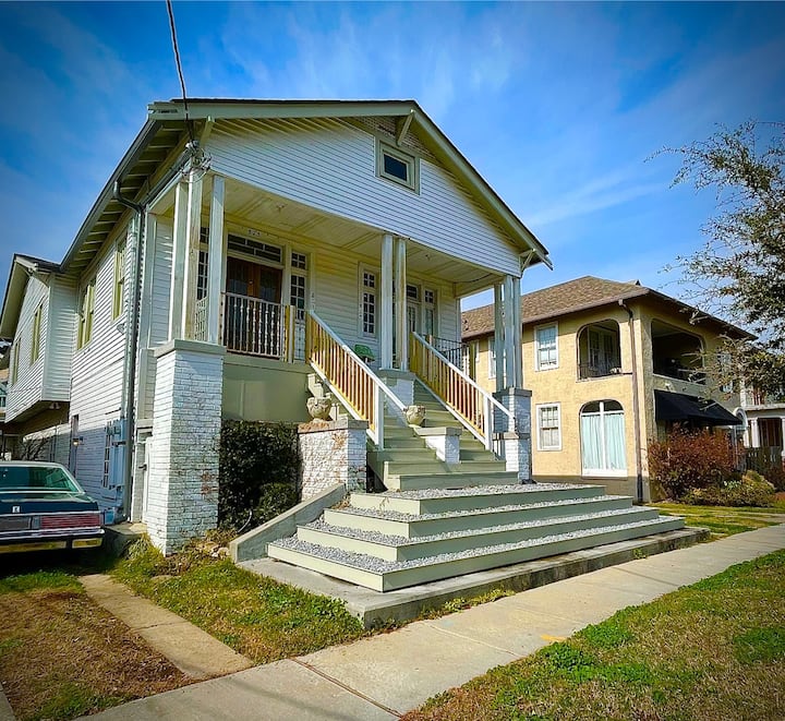 Citypark Playhouse In Midcity - King & Queen  Beds - New Orleans, LA