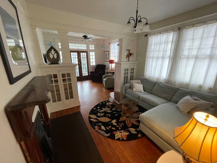 Citypark Playhouse In Midcity - King & Queen  Beds - New Orleans, LA