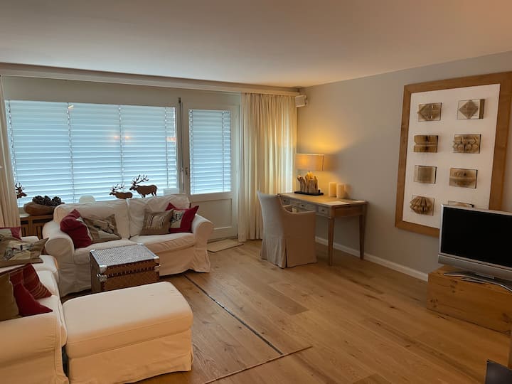 Stilvolle Wohnung Mit Flair
Nur Vom 19.-23.01.26 - Arosa