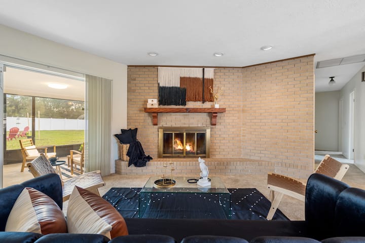 Modern Farmhouse Retreat - Riverview, FL
