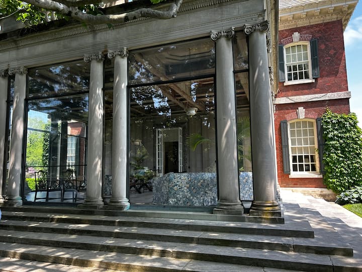 A Beautiful Cozy House - Garden City, NY