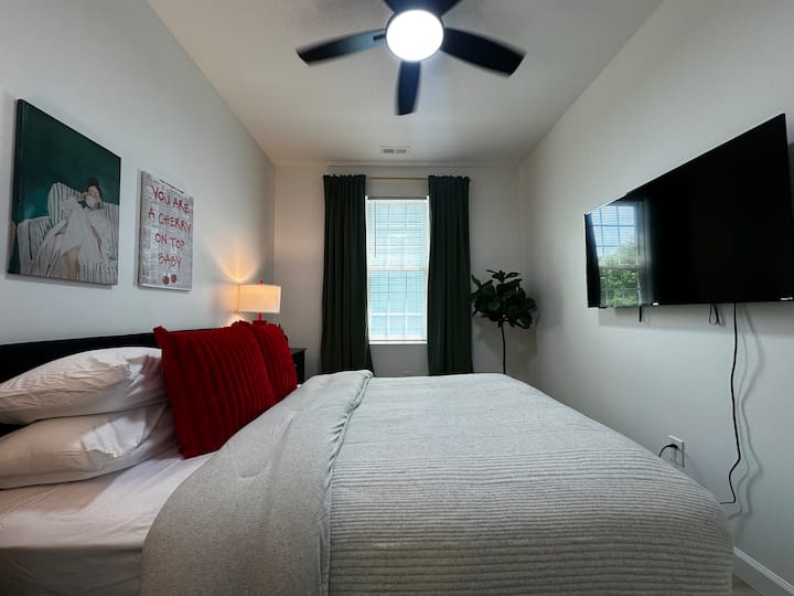 Cozy Quiet Chic Retreat - Durham, NC