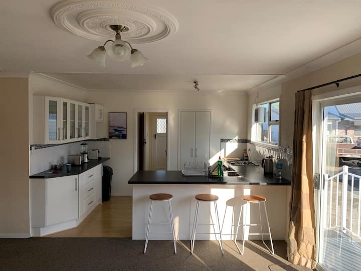 Room Or Shelter In Tauranga! - Tauranga