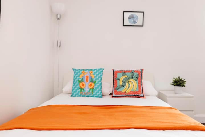 Super Centered-festival Venue - Edinburgh