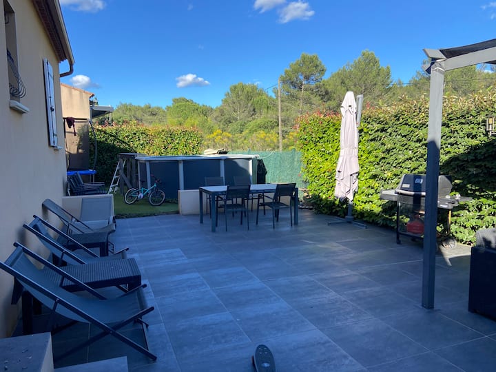 Maison 3 Chambres/terrasse/ Piscine/clim/ Wi-fi - Marguerittes