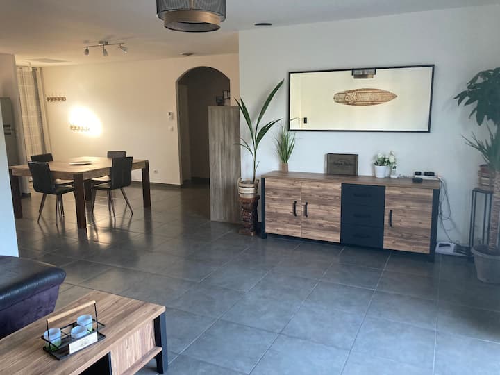 Maison 3 Chambres/terrasse/ Piscine/clim/ Wi-fi - Nîmes