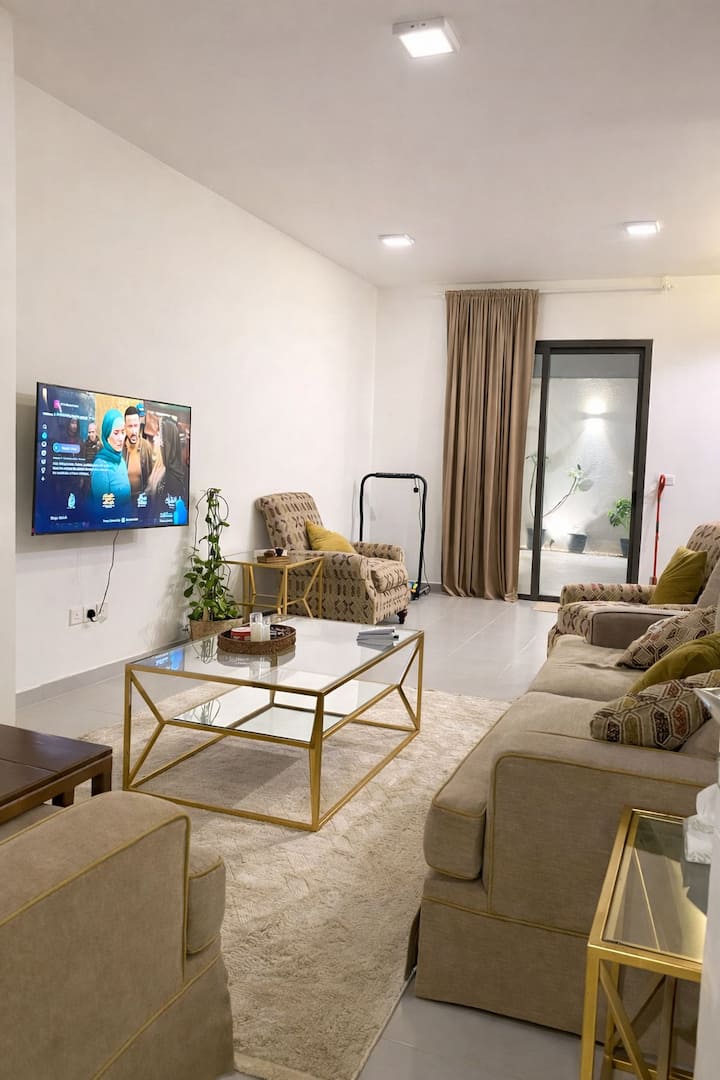 Your Family Escape | Cozy Garden & Private Garage - Dammam