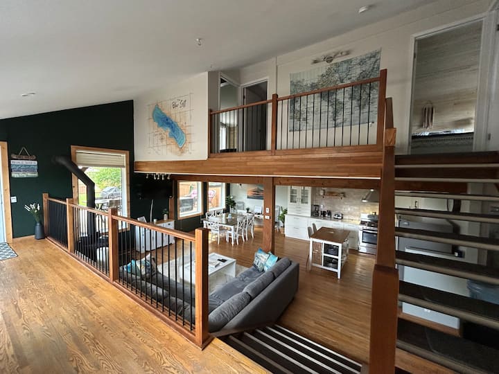 The Blue Loft - Sylvan Lake, AB