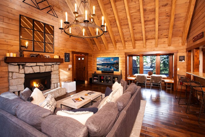 Carnelian Bay Hideaway | Hot Tub & Hoa Lake Access - Tahoe City, CA