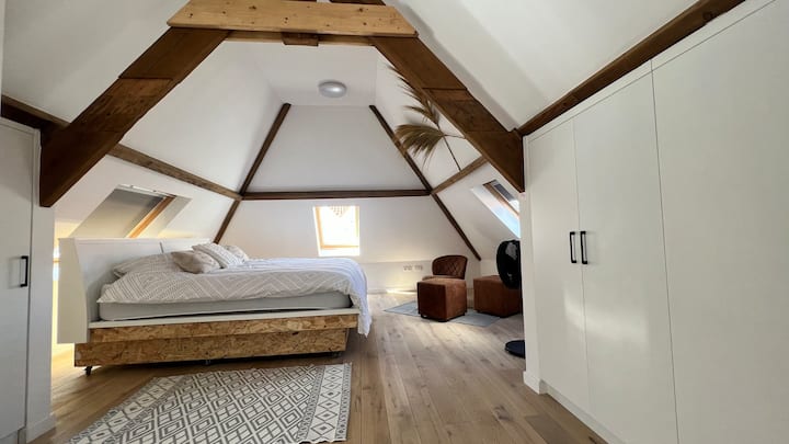 Airbnb Ura - Roof Apt - Bruges