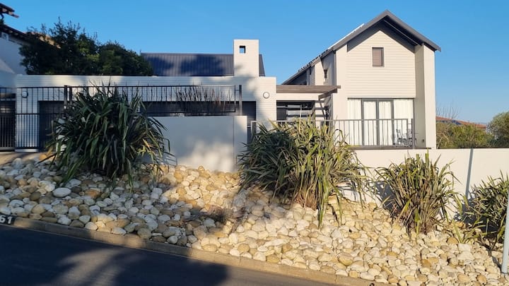 Family Home In Northern Suburbs Of Cape Town - Western Cape