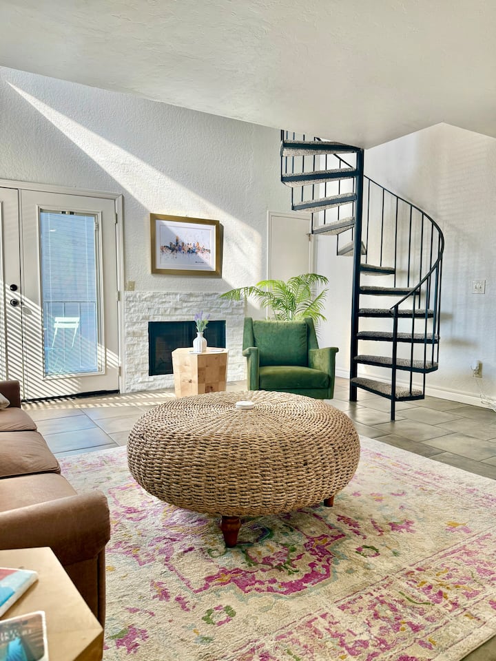 Spacious Airy Condo W/loft Close To Lake & Shop - Oklahoma City