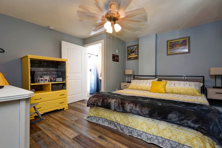 Outdoor Drama, Room  5 Upper Level - Branson, MO