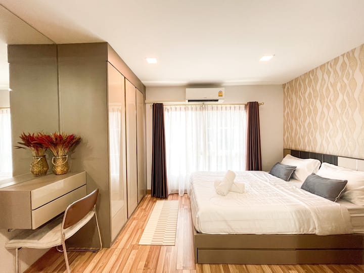 Mid Century Unit_huamak/ram Area - Bang Kapi District