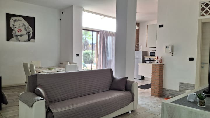 Intero Appartamento Con Due Camere E Con Cortile - Rondissone