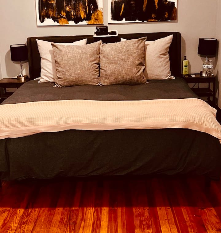 King Bed,near Downtown Buffalo. - Buffalo, NY