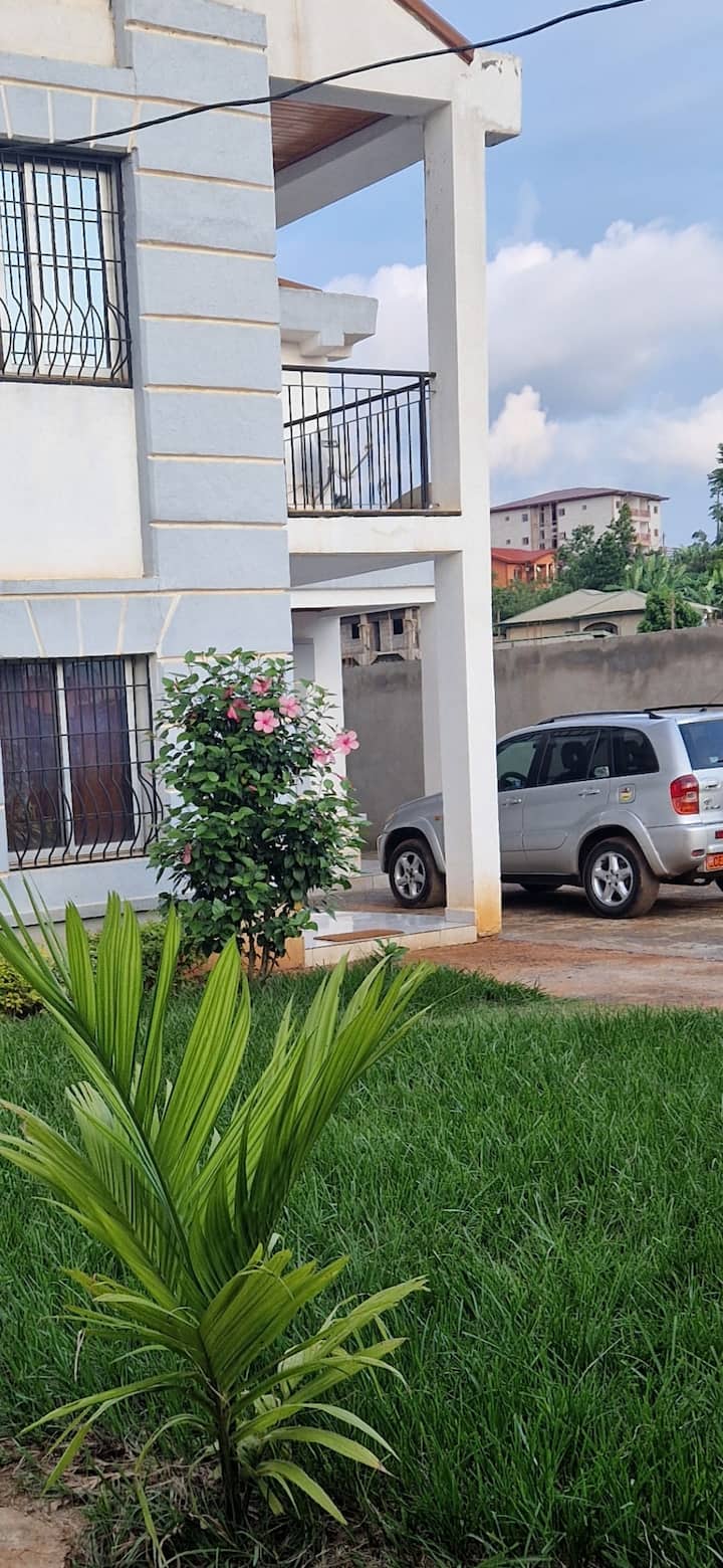 Appartement Convivial Calm Group éLec Rdc  Parking - Cameroon