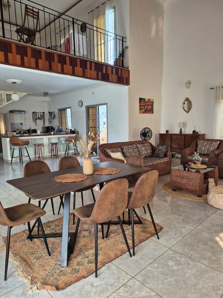 Appartement Atypique Group éLectrogen Rdc  Parking - Yaoundé