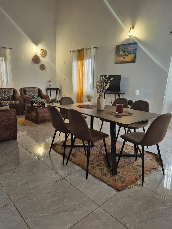 Belle Maison Apparte Atypique Calme  Rdc  Parking - Cameroon