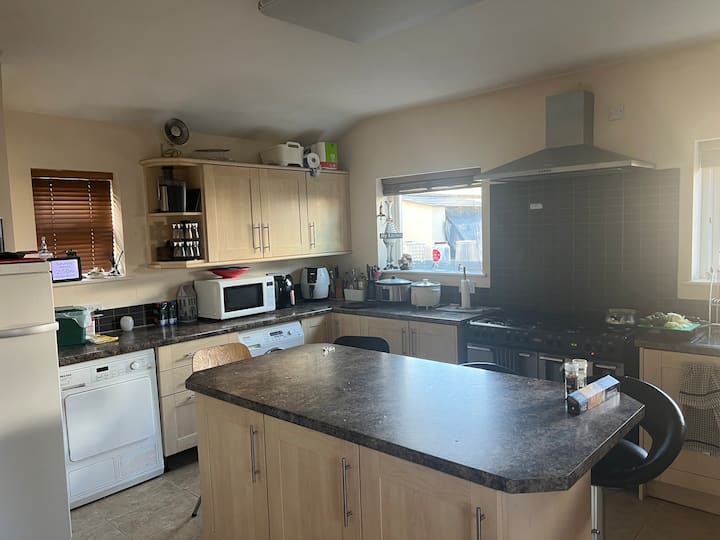 Double Room Ideal For Working Professionals - Wantage
