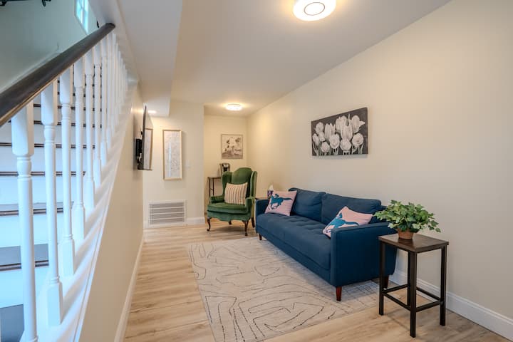 Renovated 2br W/backyard-5 Min To Churchill Downs - Louisville, KY