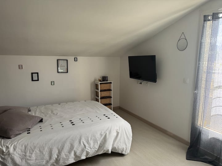 Chambre Spacieuse à L’étage - Sisteron
