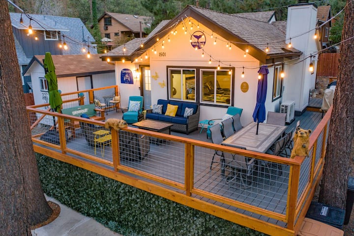 Escapade | Fireplace, Modern Kitchen, Near Mthigh - Wrightwood, CA