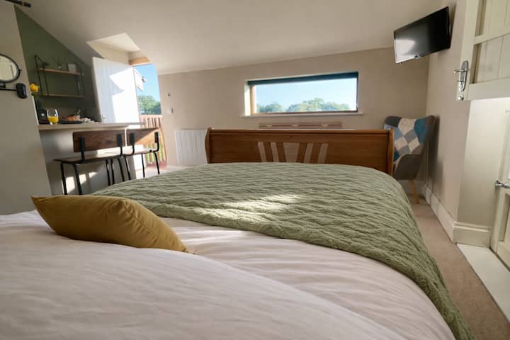 Barn House: Countryside Retreat, Panoramic Views - Wrexham