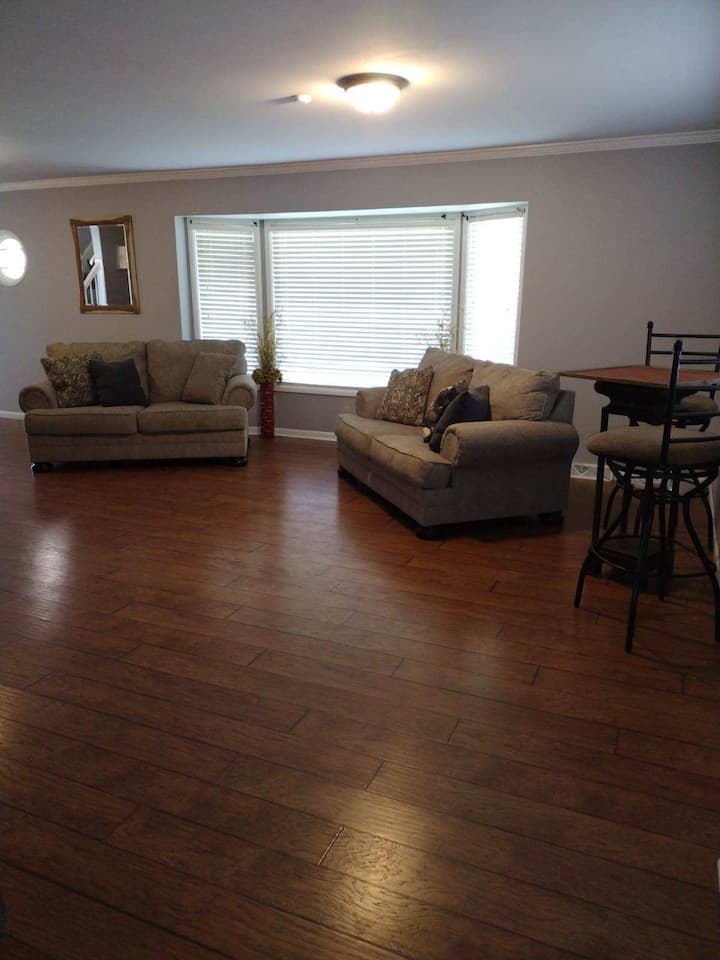 Room For The Whole Family! 4br, 2.5ba Wichita Home - Wichita, KS