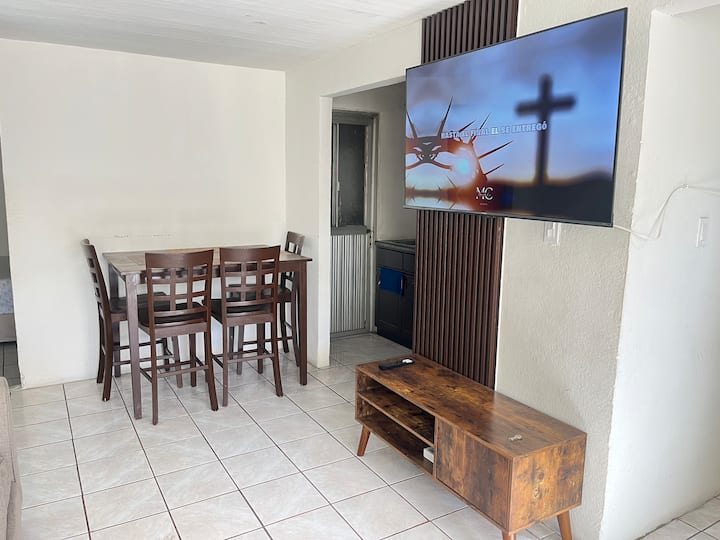 Cozy Central House With Private Patio - Tijuana