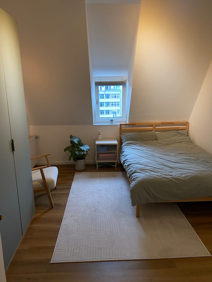 Zentrale Altbauwohnung - Köln